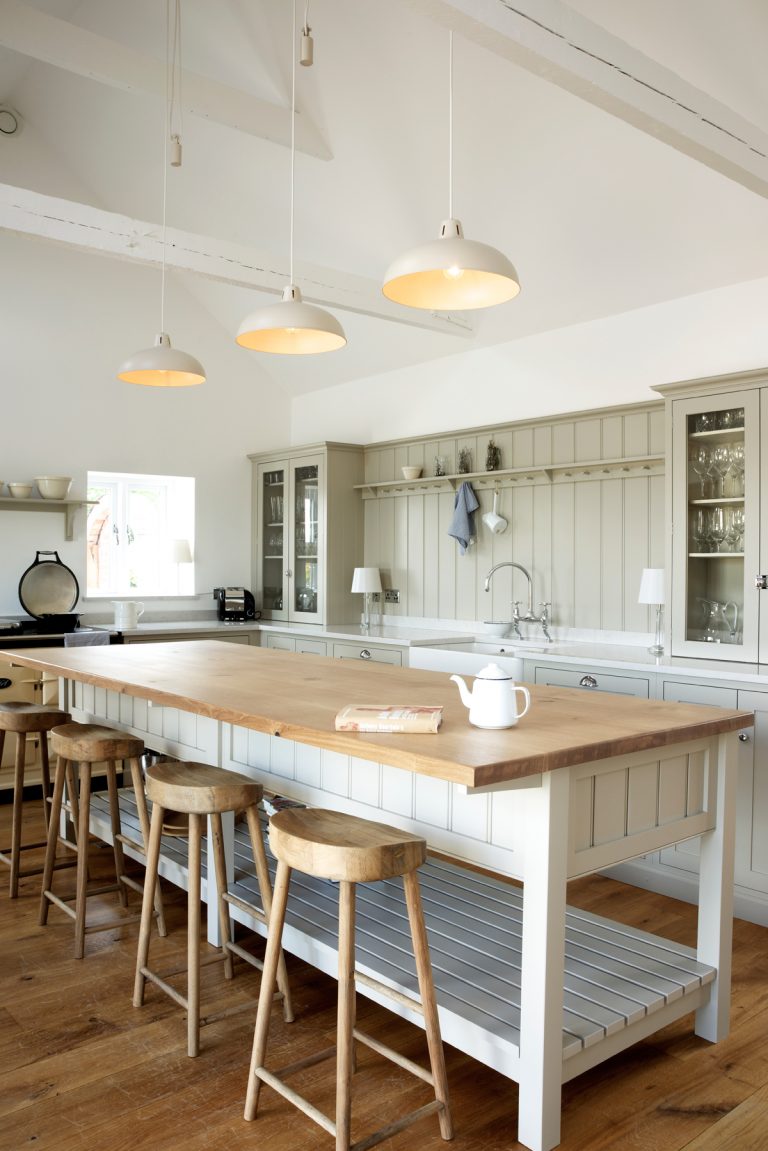 A perfect Kitchen Island - The deVOL Journal - deVOL Kitchens