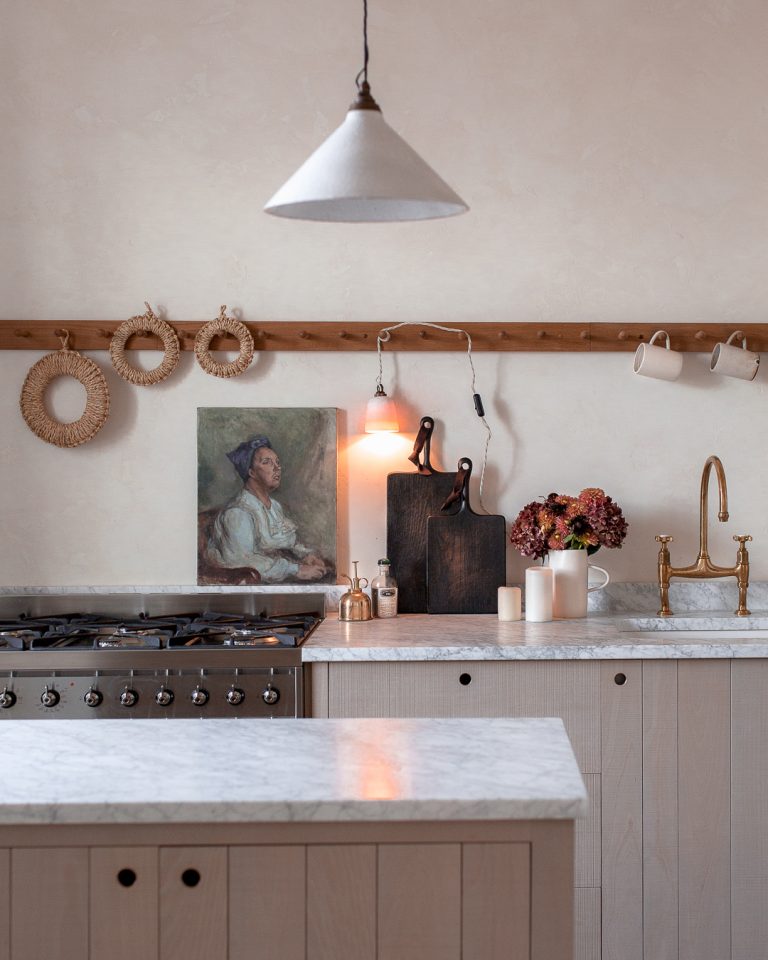 A tranquil Sebastian Cox Kitchen by deVOL in a beautiful home in ...
