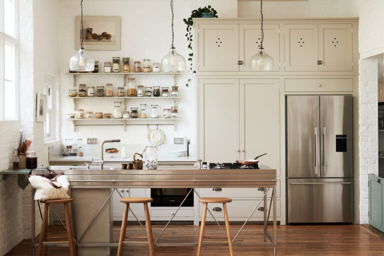 FOR THE LOVE OF KITCHENS - A KITCHEN FOR ENTERTAINING - The deVOL ...