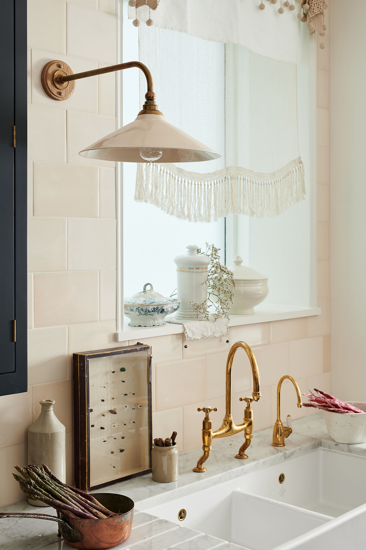 The Heirloom Task Light by deVOL - The deVOL Journal - deVOL Kitchens