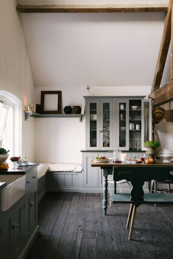 L-Shaped Kitchen Tips - The deVOL Journal - deVOL Kitchens