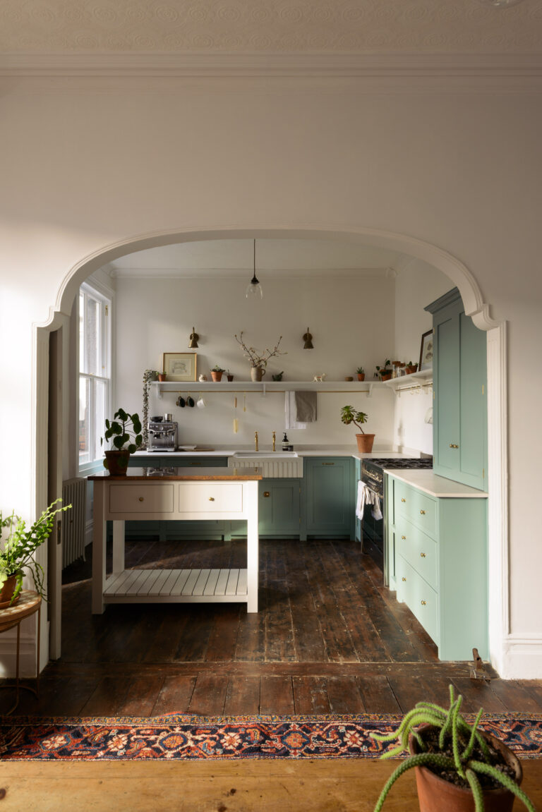 L-Shaped Kitchen Tips - The deVOL Journal - deVOL Kitchens