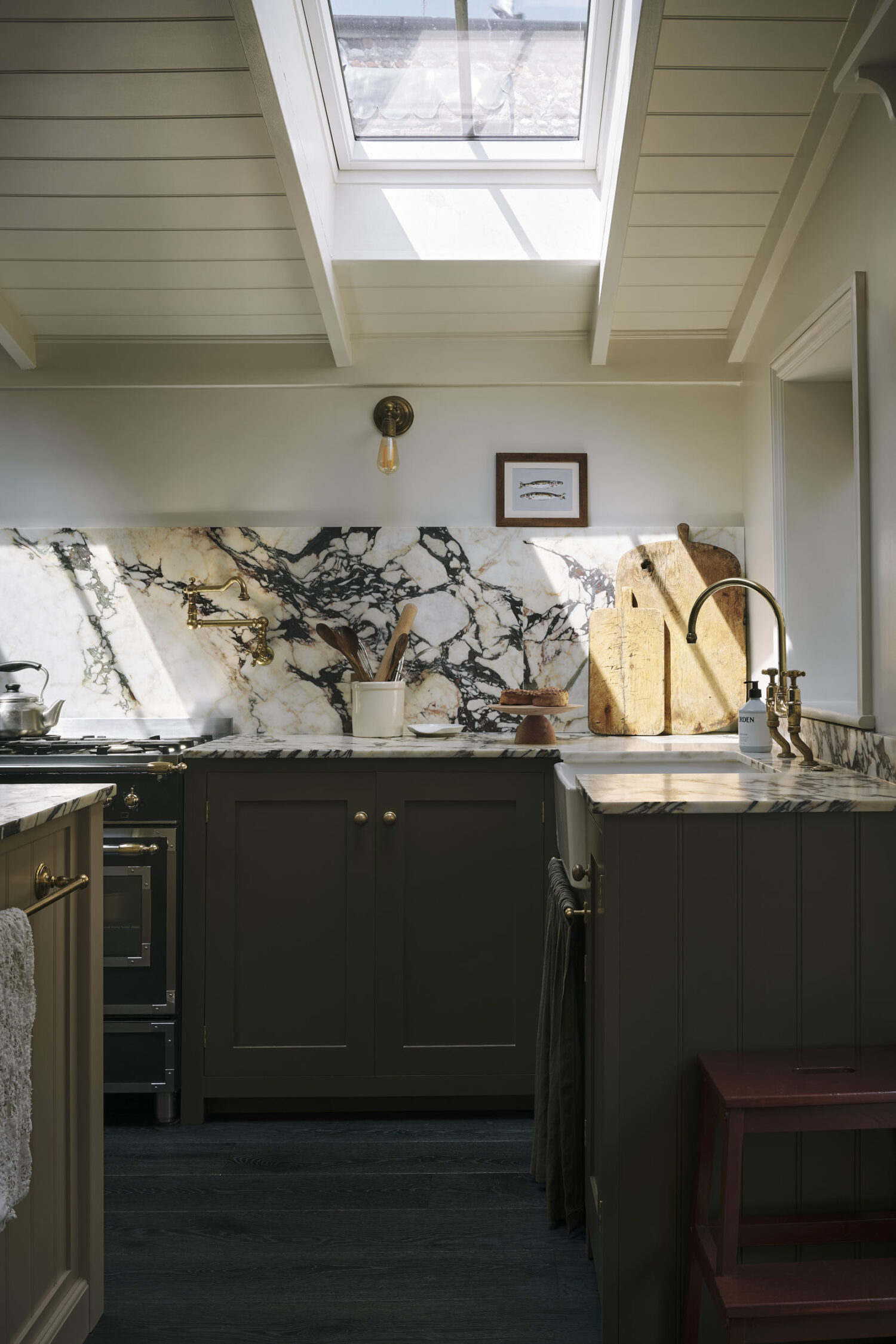 An Olive Green Shaker Kitchen on the Coast - The deVOL Journal - deVOL ...