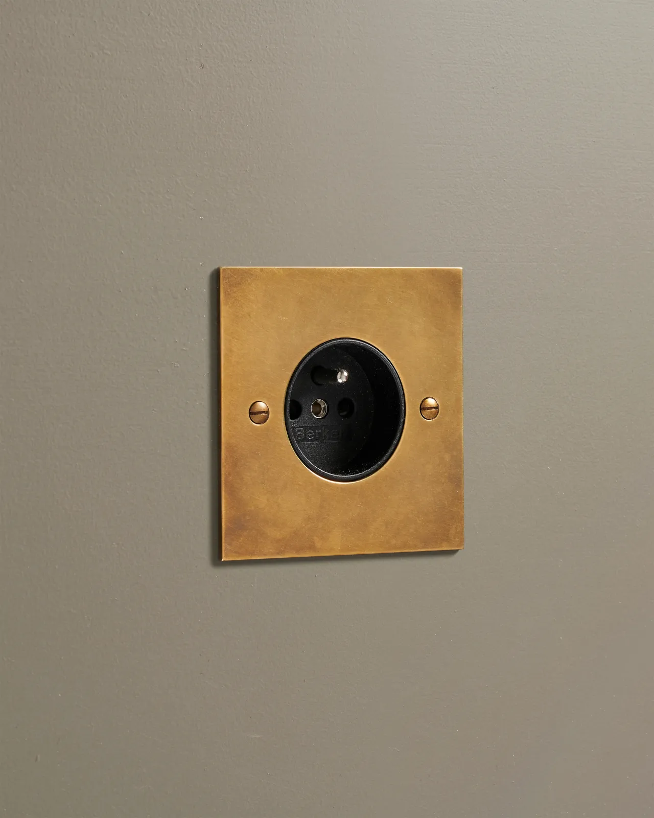 Classic French (Type E) Plug Sockets | deVOL Kitchens