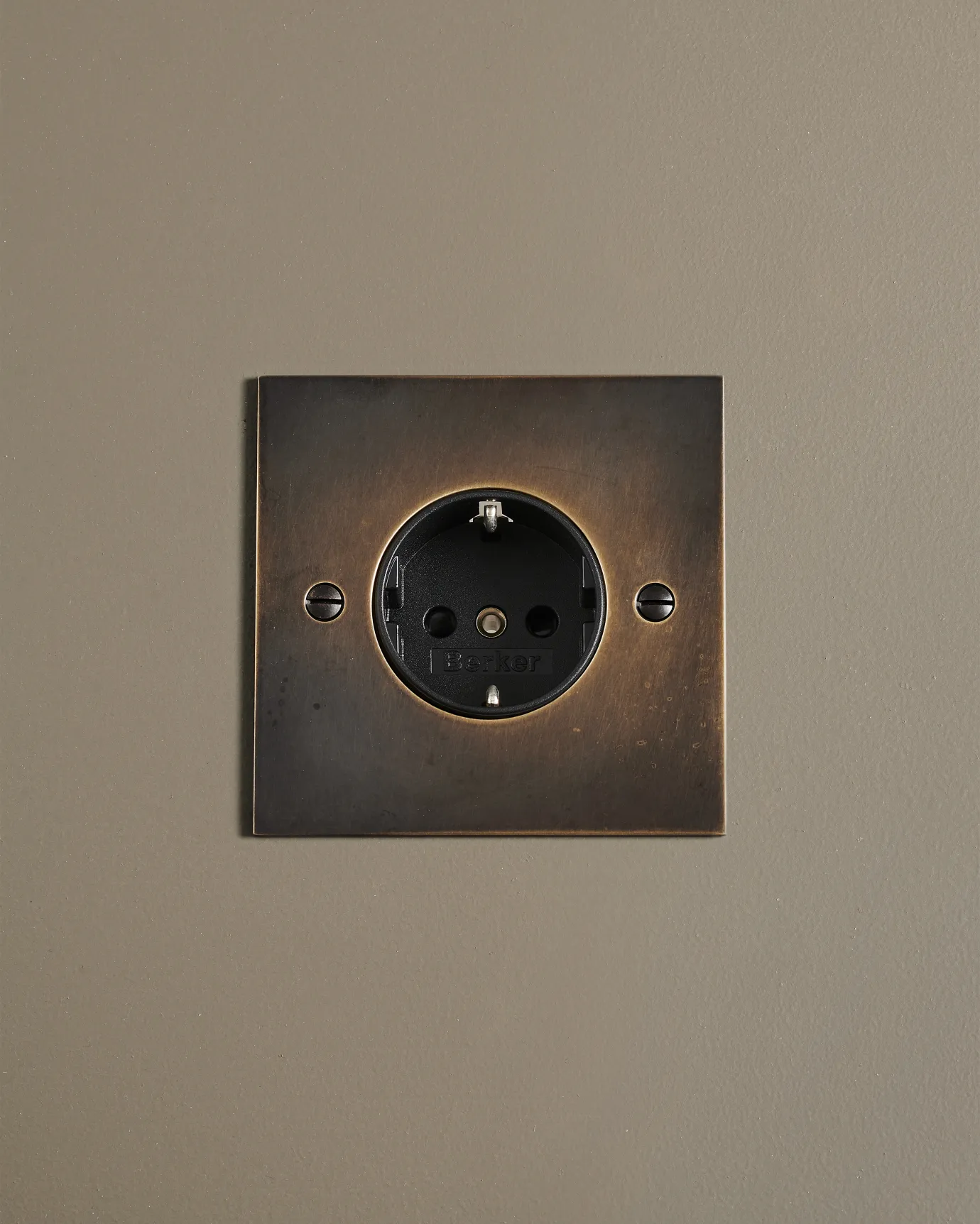 Switches & Sockets | deVOL Kitchens